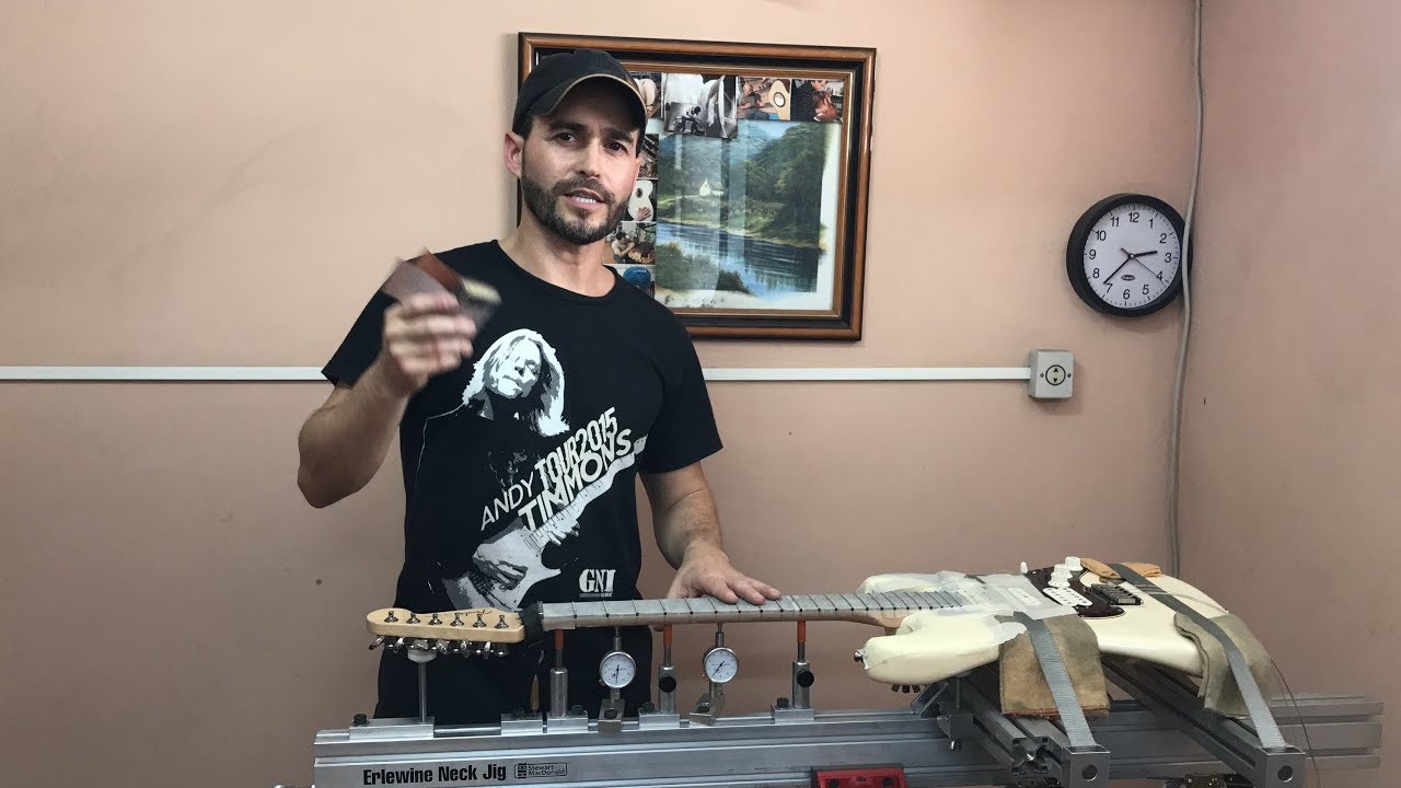 Regulando uma Fender Stratocaster - Erlewine Neck Jig Workstation - YouTube