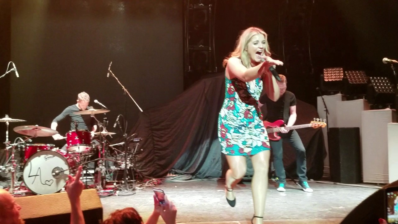 Lauren Alaina Road Less Traveled Wilkes Barre - YouTube