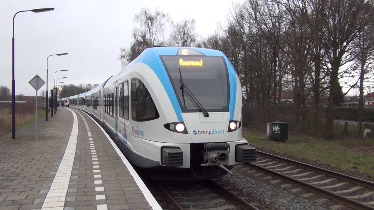 Breng GTW kruist Veolia GTW in Vierlingsbeek (20160302) - YouTube