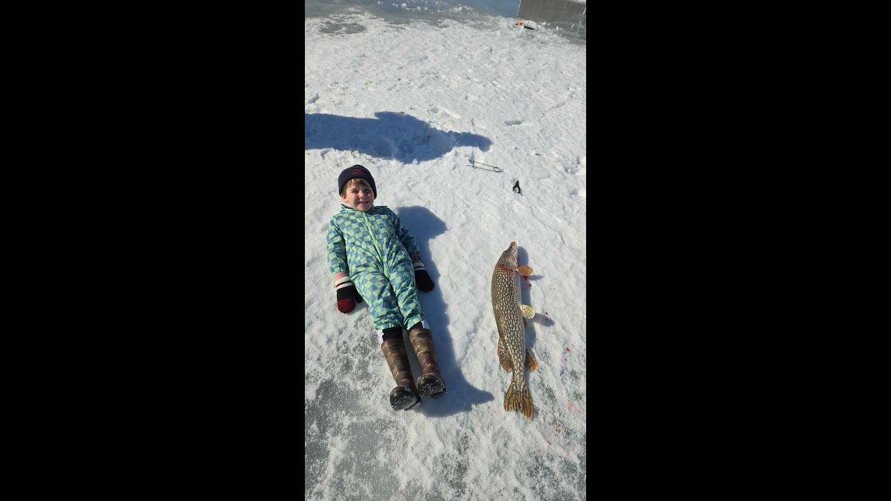 Wicked Walleye Season 1 Episode 3 - Ice, Ice Baby - YouTube
