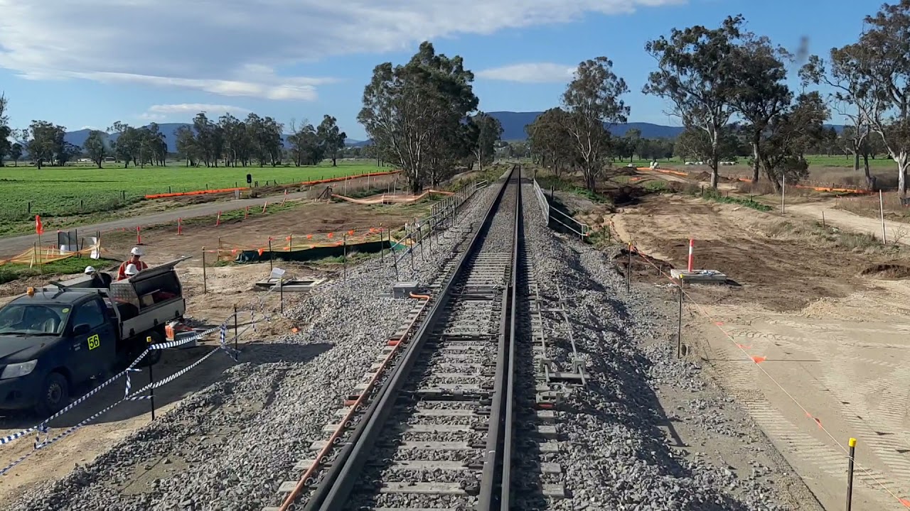 Bengalla Loop to Muswellbrook on MR304 UT 300 28/07/2021 - YouTube