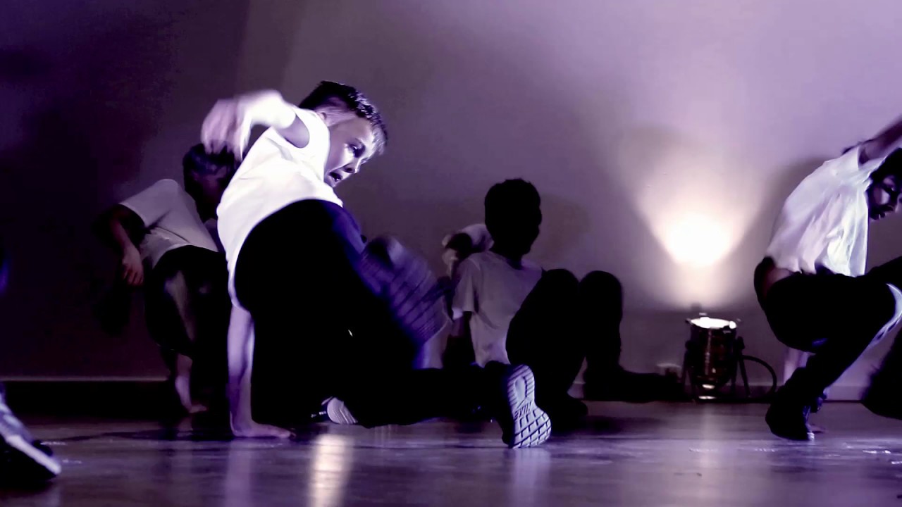 Breakdance Show - YouTube