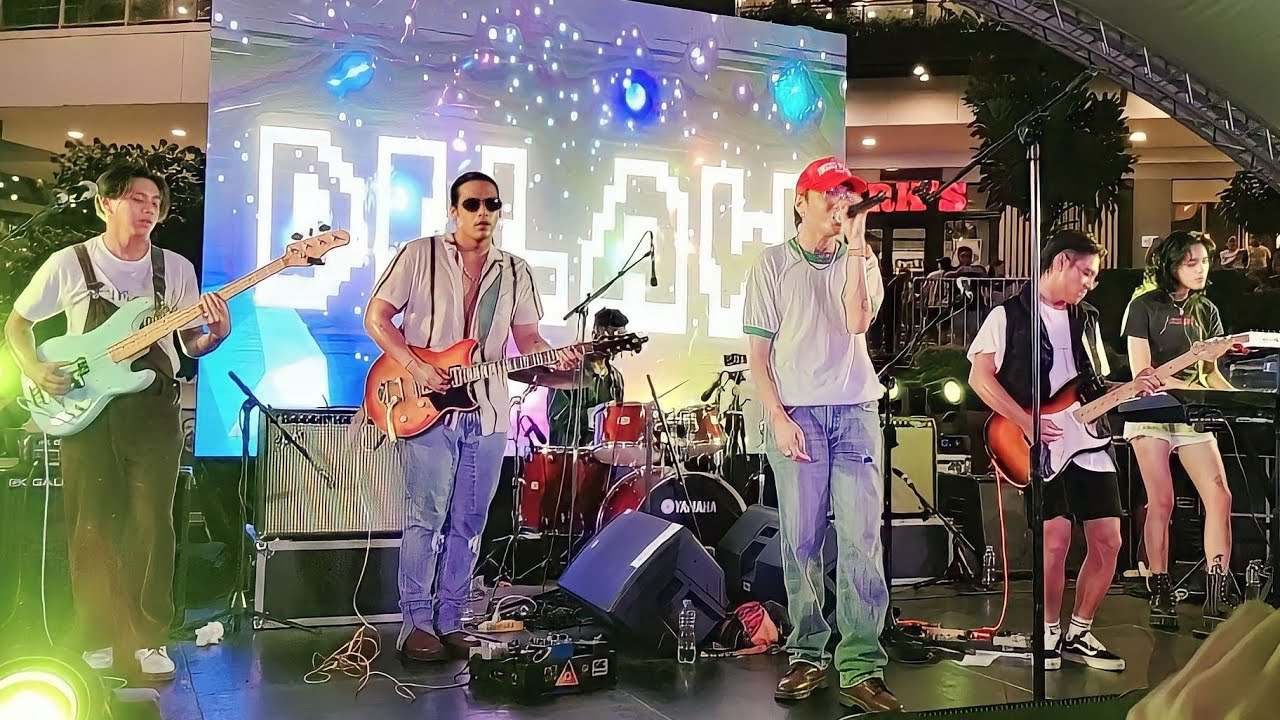 @Dilaw Performs "Uhaw (Tayong Lahat)" LIVE At UP Town Center - YouTube