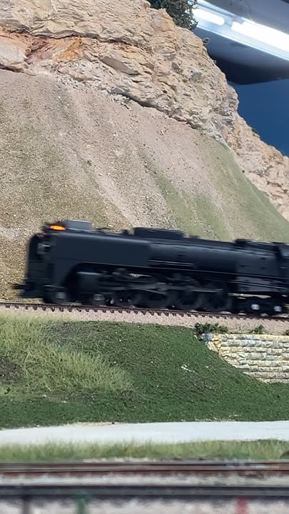 UP 844 climbing the hill #funrun #modeltrains #texas #hoscale #dcc #fun #samra #hobby # ...