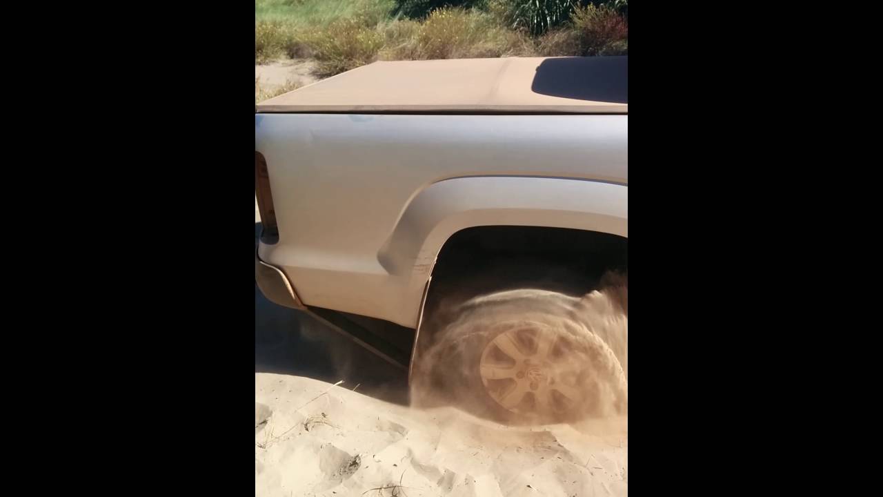 Pick up stuck in sand at Mateiros - YouTube