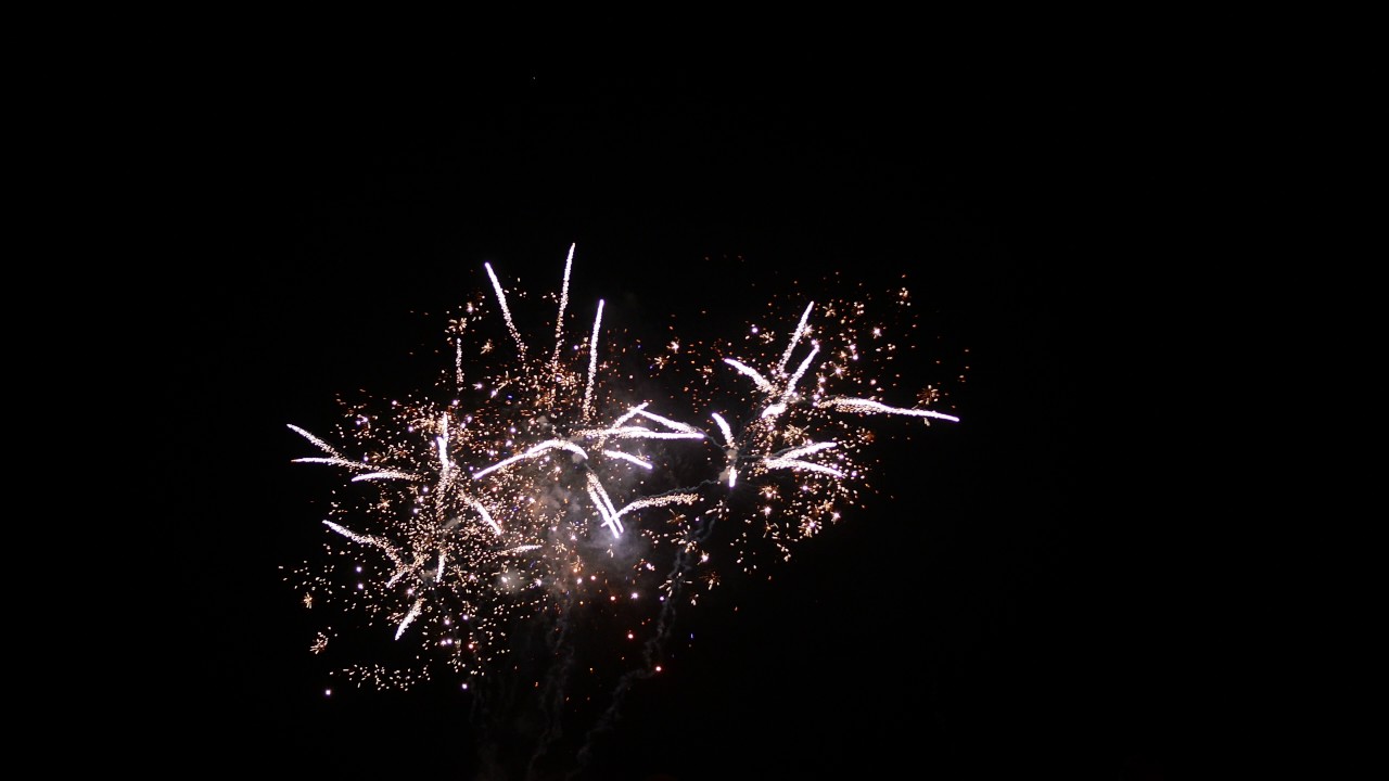 Great Yarmouth Fireworks - YouTube
