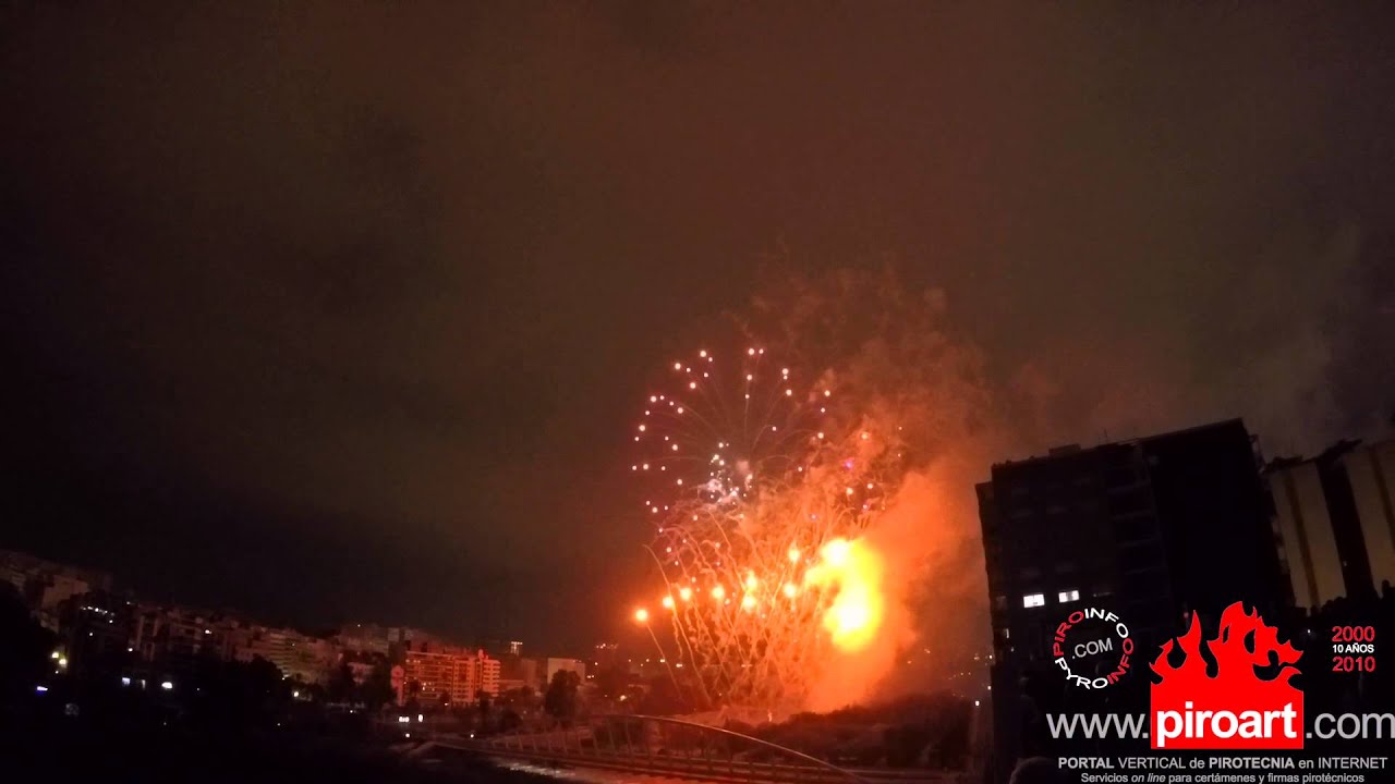 VIDEO 4º(4) castillo de Fallas 2016; Europlá @piro_europla @festesdeVLC ...