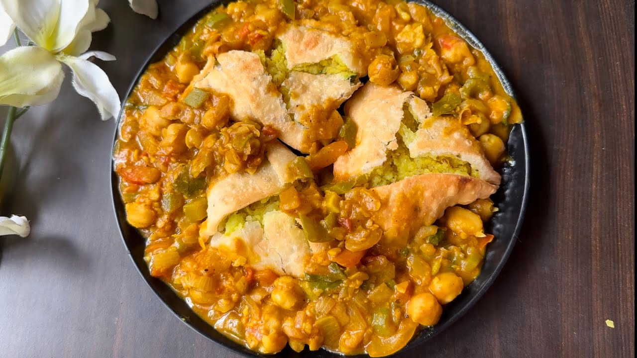 Chole samosa || samosa chana || chatpata snack - YouTube