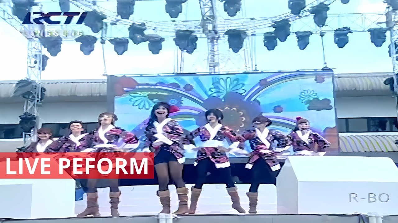 Super Girlies - Aw Aw Aw (Live DAHSYAT RCTI) - YouTube