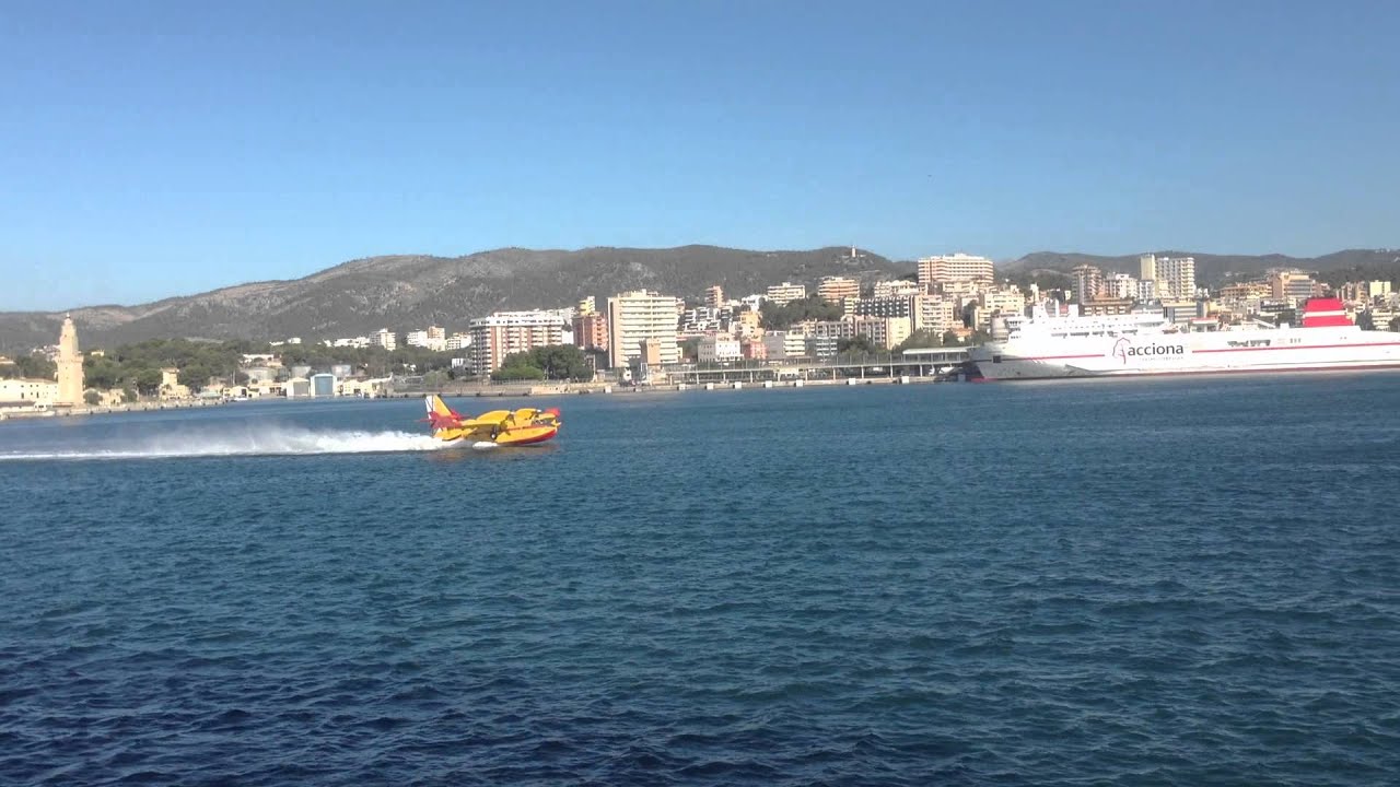 Palma De Mallorca Seaplane Canadair - YouTube