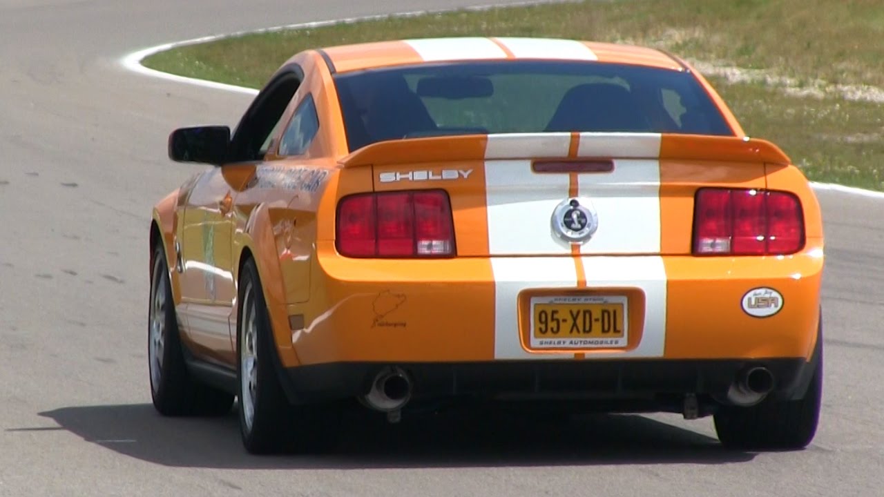 CRAZY LOUD Shelby GT500 on the track! - YouTube