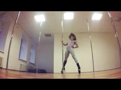 Best strip dance with such pins i've ever seen!!! Стрип дэнс! бедра, бедра и еще раз бедра!!