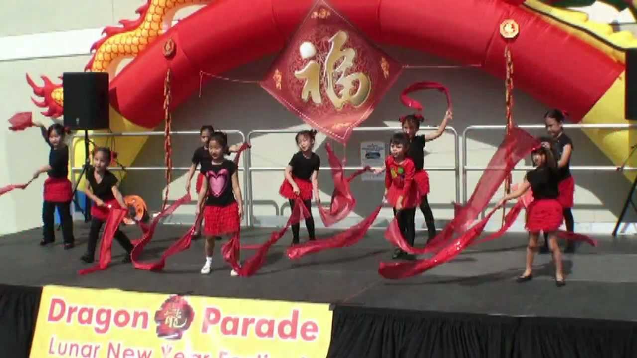 Ribbon Dance - Dragon Parade Lunar New Year Festival 2013 - YouTube