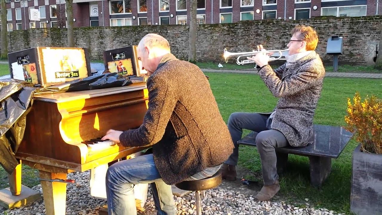 Dag 219 - De Buitenpianist van Cultuurschip Thor, Blues met Ruud Breuls ...