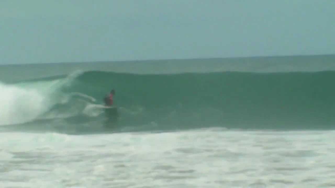 Big Wave Venezuela, Surf en playa Los Coquitos, La Guaira, 14 - 11 ...