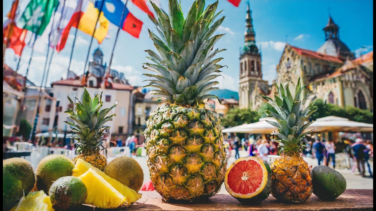 Pineapple Peebottom in 45 different languages - YouTube
