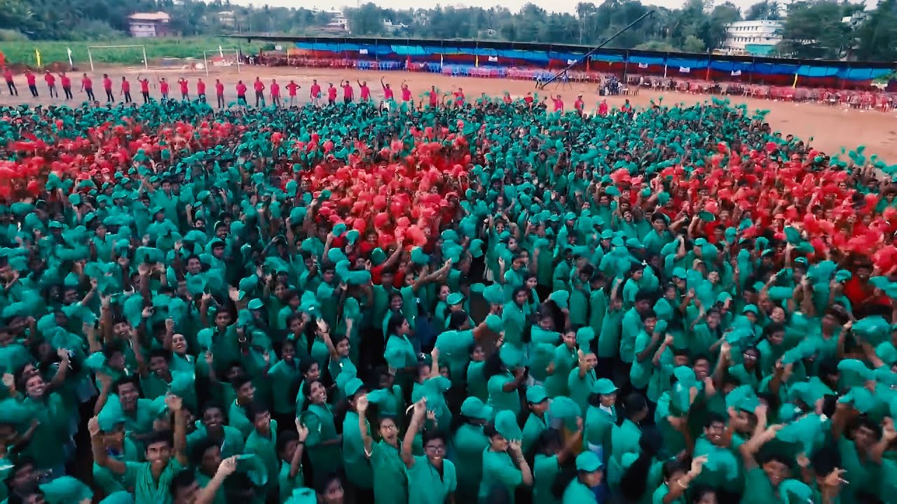 Guinness Record: Human Christmas Tree | Curbed - YouTube