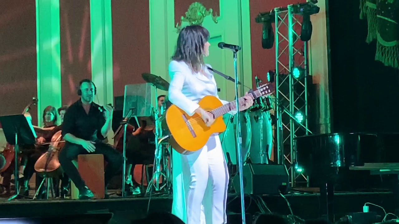 Vanesa Martín - Teatro Colón 2020 - YouTube