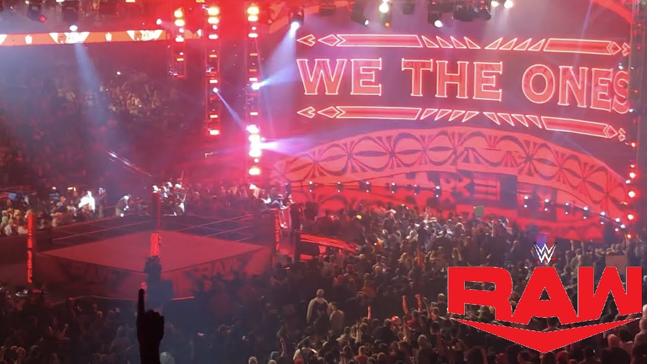 WWE RAW ( BLOODLINE ENTRANCE ) - YouTube