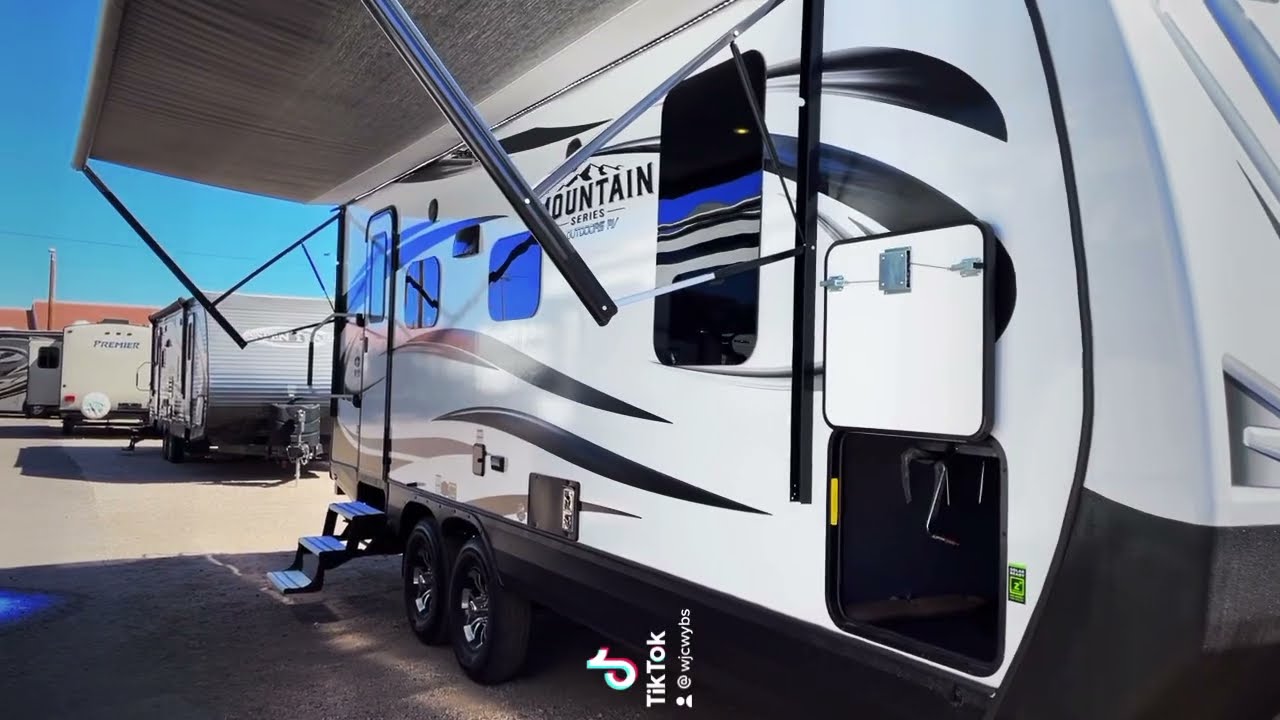 Outdoors 22FQS - YouTube