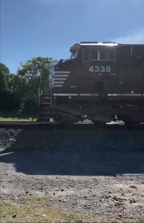 NS 4338 Leading NS 245 - YouTube
