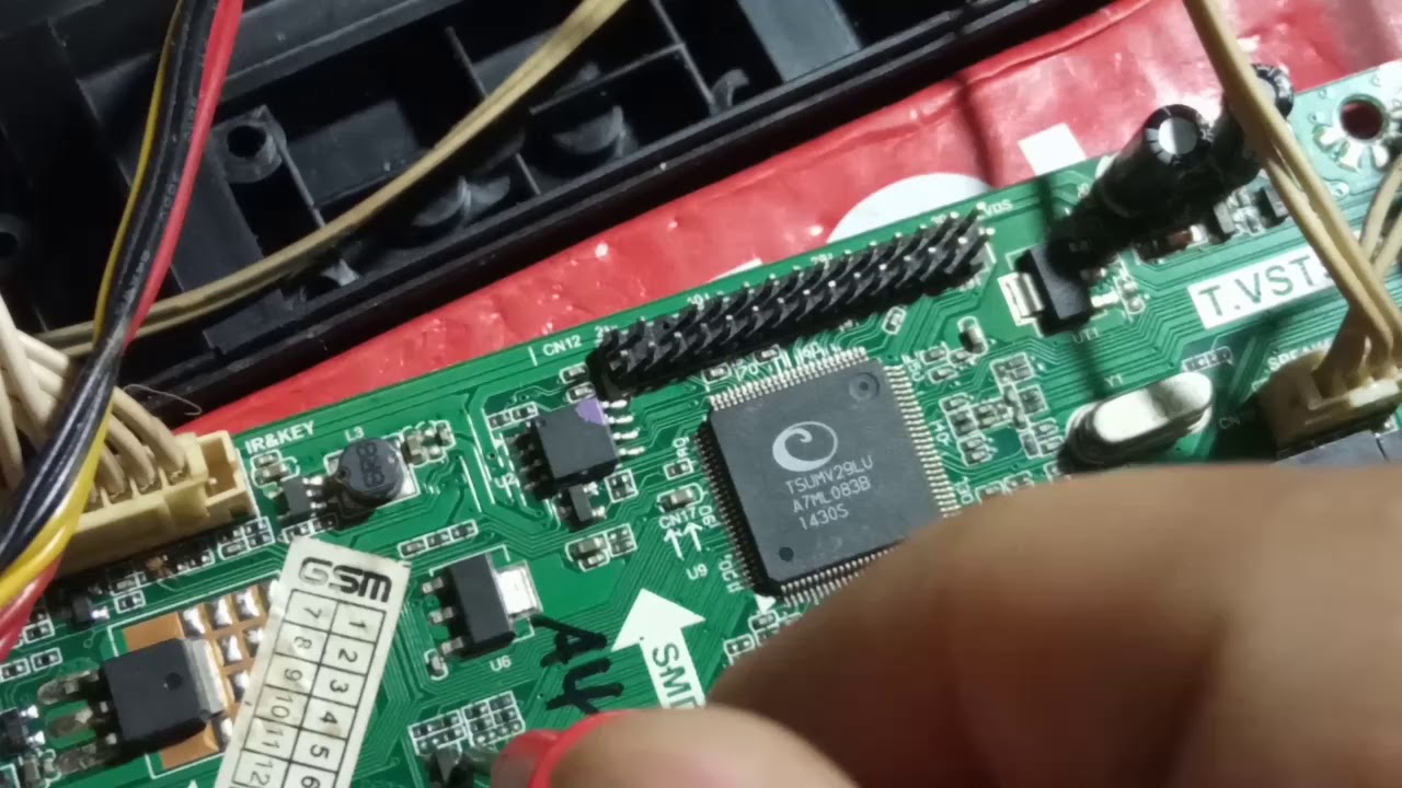 Mengukur Tegangan pada mainboard tv lcd led universal - YouTube