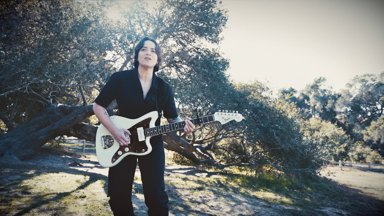 Meli Levi - “Crowned” [Official Music Video] - YouTube