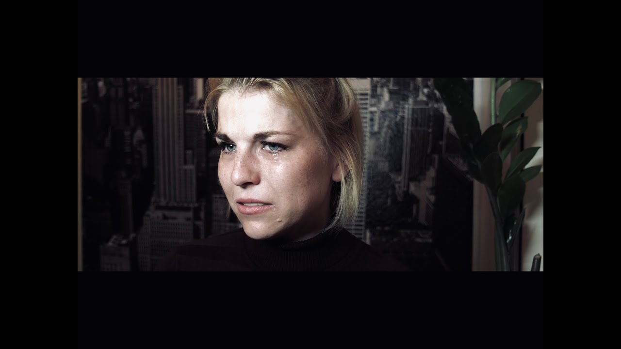 Julia Domke, Drama ALICE English - YouTube