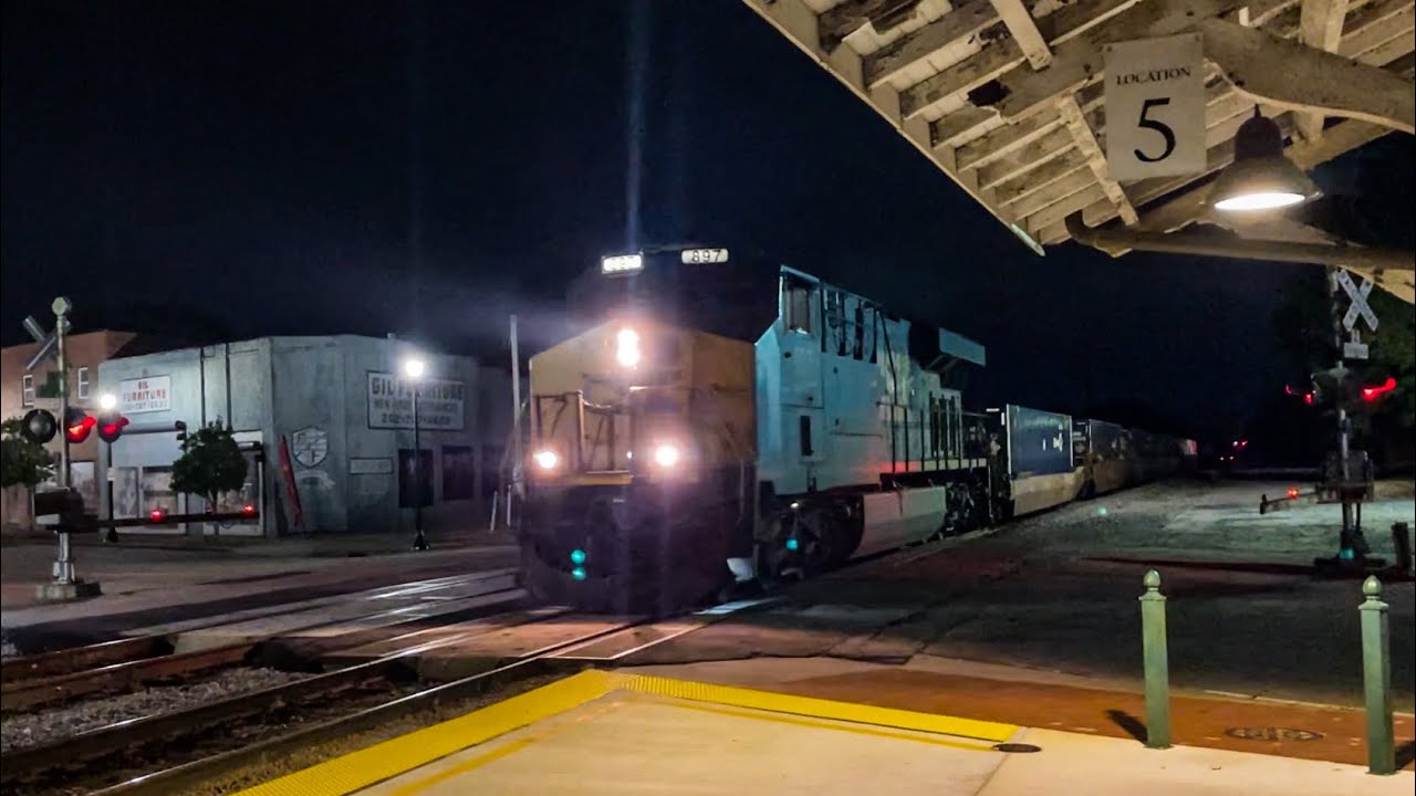 CSXT i032.25 ES44AH 897 1x1 notching up through Downtown Wilson rear ...