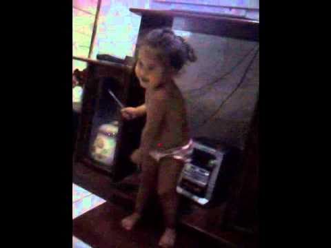 lya rebolando