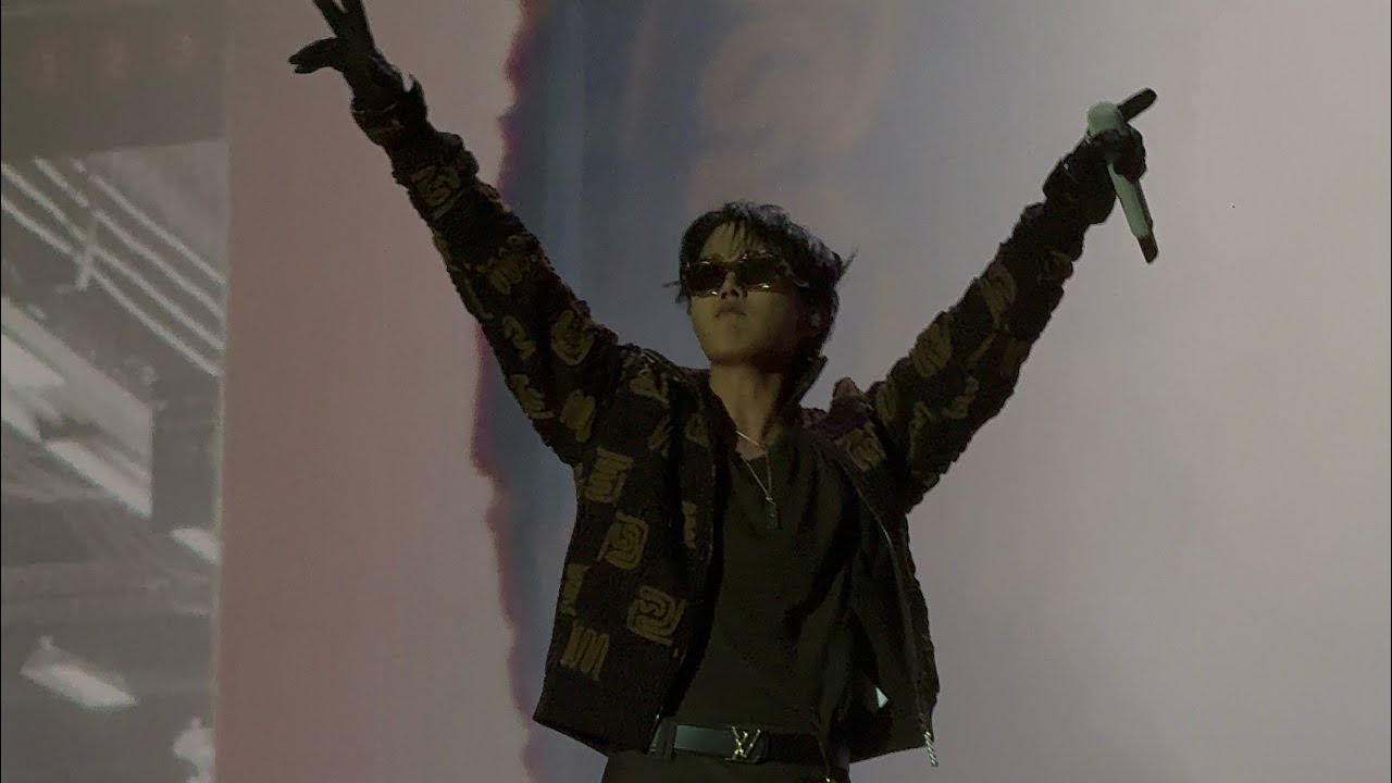 J-Hope full performance at Le Gala des Pieces Jaunes in Paris 23/01 ...