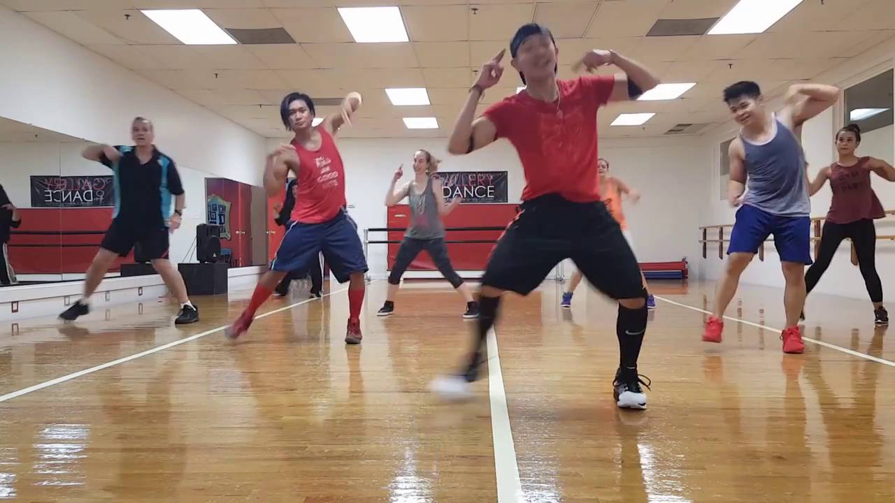 Slinky Dance Fitness- "Andas En Mi Cabeza" by Chino y Nacho - YouTube