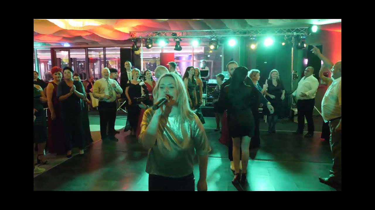 Adnana Bruzan - COLAJ NUNTĂ LIVE 2024 - YouTube