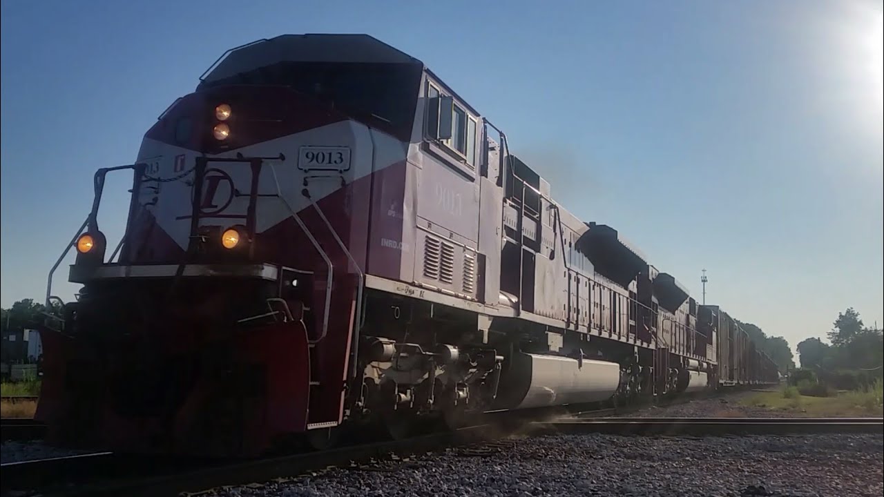 INRD HWSA NB through Linton, IN with New Caboose - YouTube