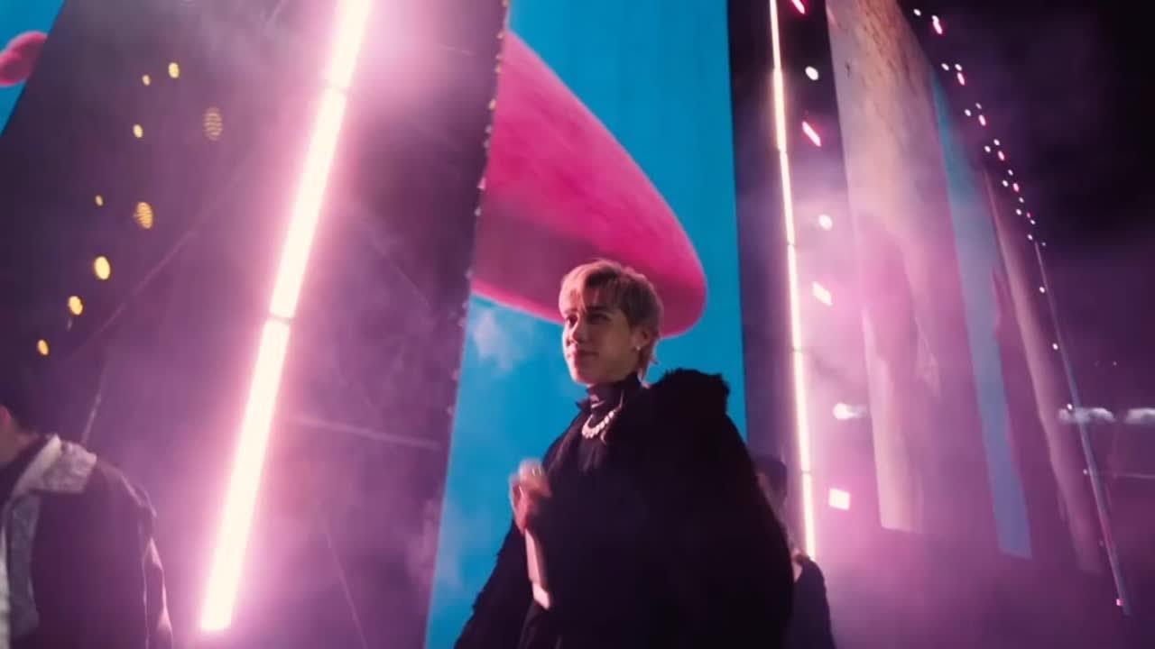 pp工作室南宁W-POP音乐节官方视频，pp亲签的海报都在哪里哇 - YouTube