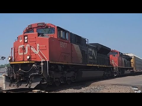 CN 8937 southbound in Ladysmith wi - YouTube
