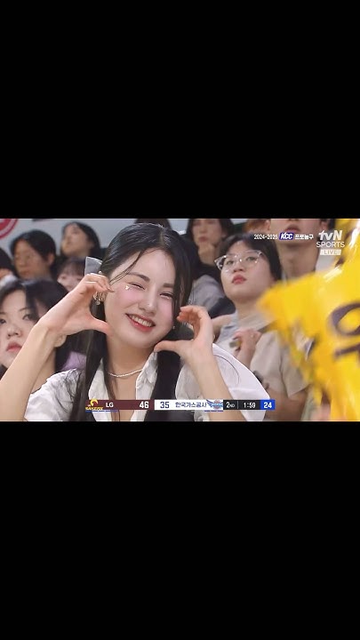 카메라 꼬시기(?)😙🫶🏻#배한비치어리더 #치어리더 #cheerleader #拉拉队 #拉拉隊 #チアリーダー #세이퀸 #창원 #창원lg세이커스 #lg세이커스 #kbl - YouTube