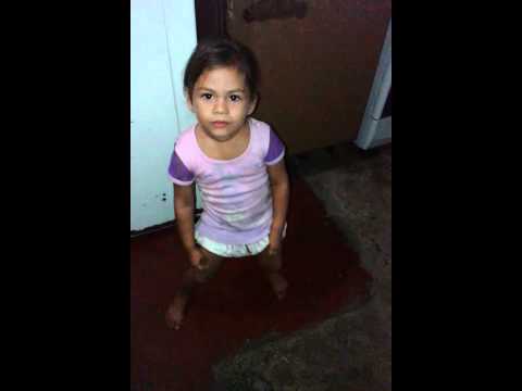 menina dançando funk