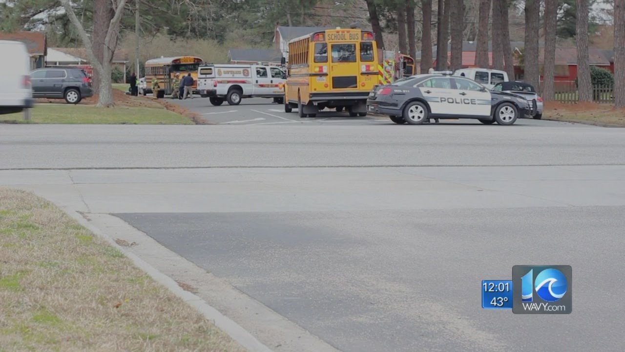 Malfunction causes smoke on school bus in Chesapeake - YouTube