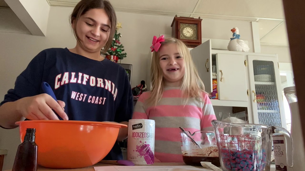 Lily-Rose Kindergarten Cook: Unicorn brownies - YouTube