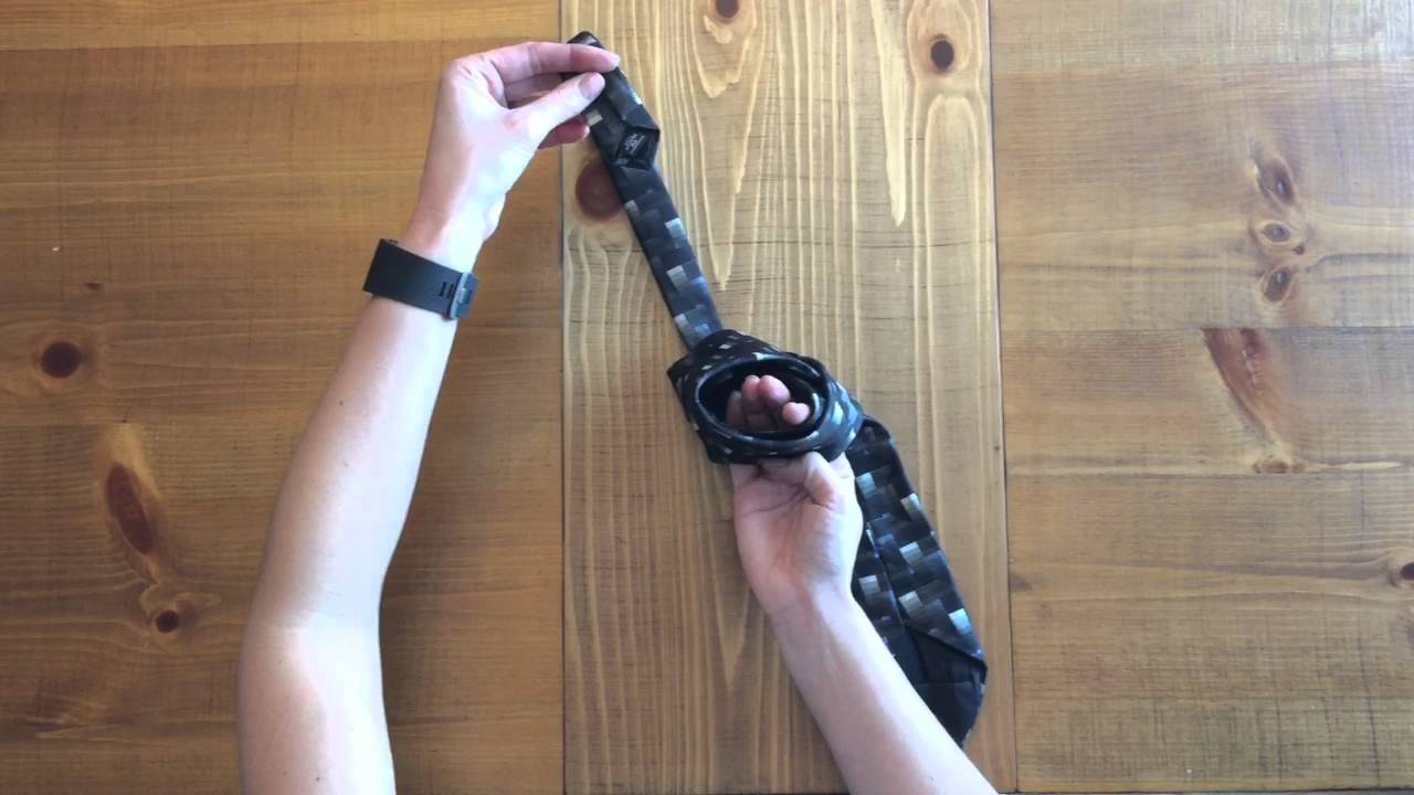 How to Tie a Tie in 15 Seconds - YouTube