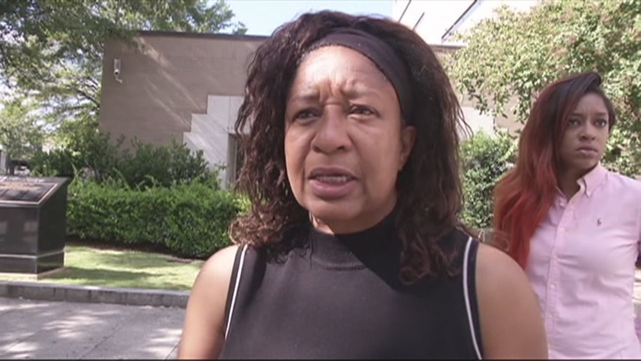 Shelia Smoot, daughter arrested - YouTube