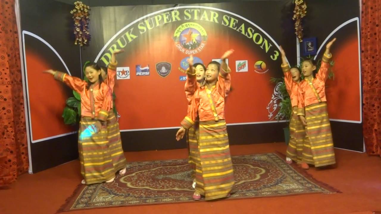 Woochu school six girls - YouTube