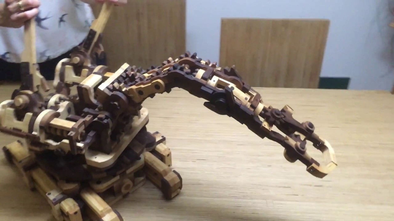 Wooden Gears Toy Robot - YouTube