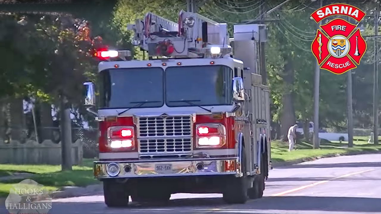 Sarnia Fire - New L4 Responding - YouTube
