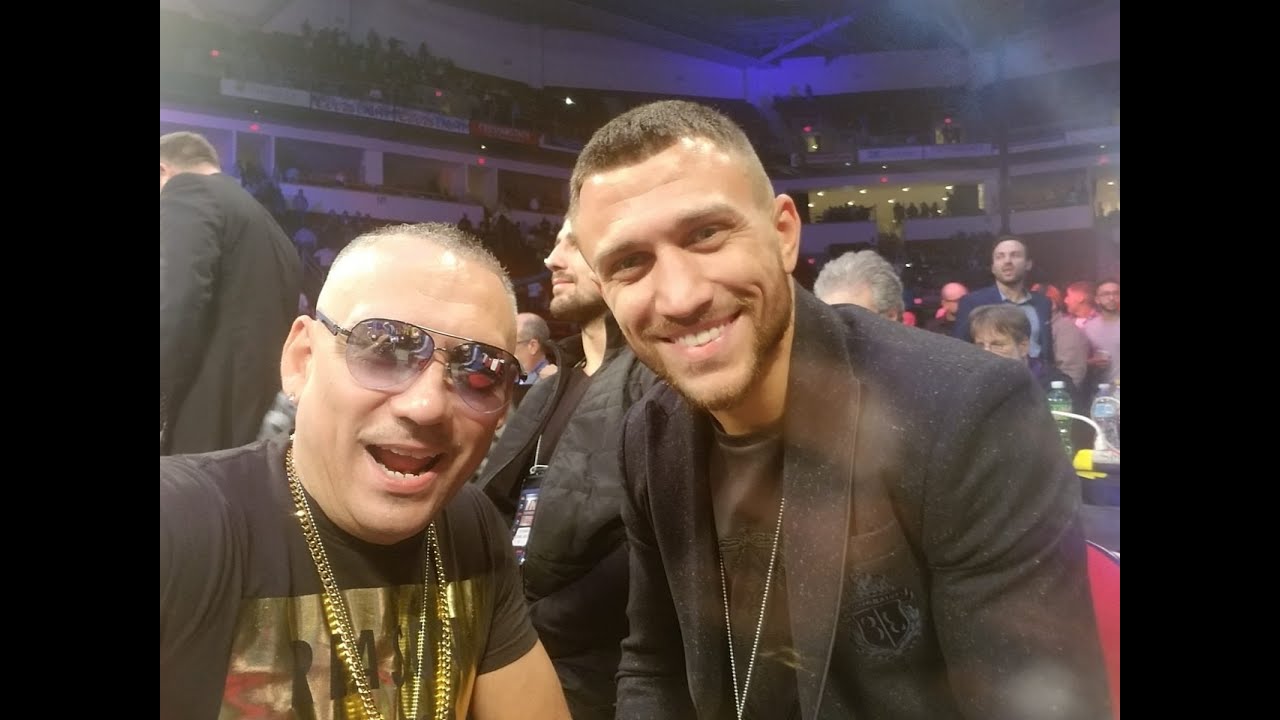 Teofimo Lopez’ dad takes a selfie with LOMACHENKO - Esnews boxing - YouTube
