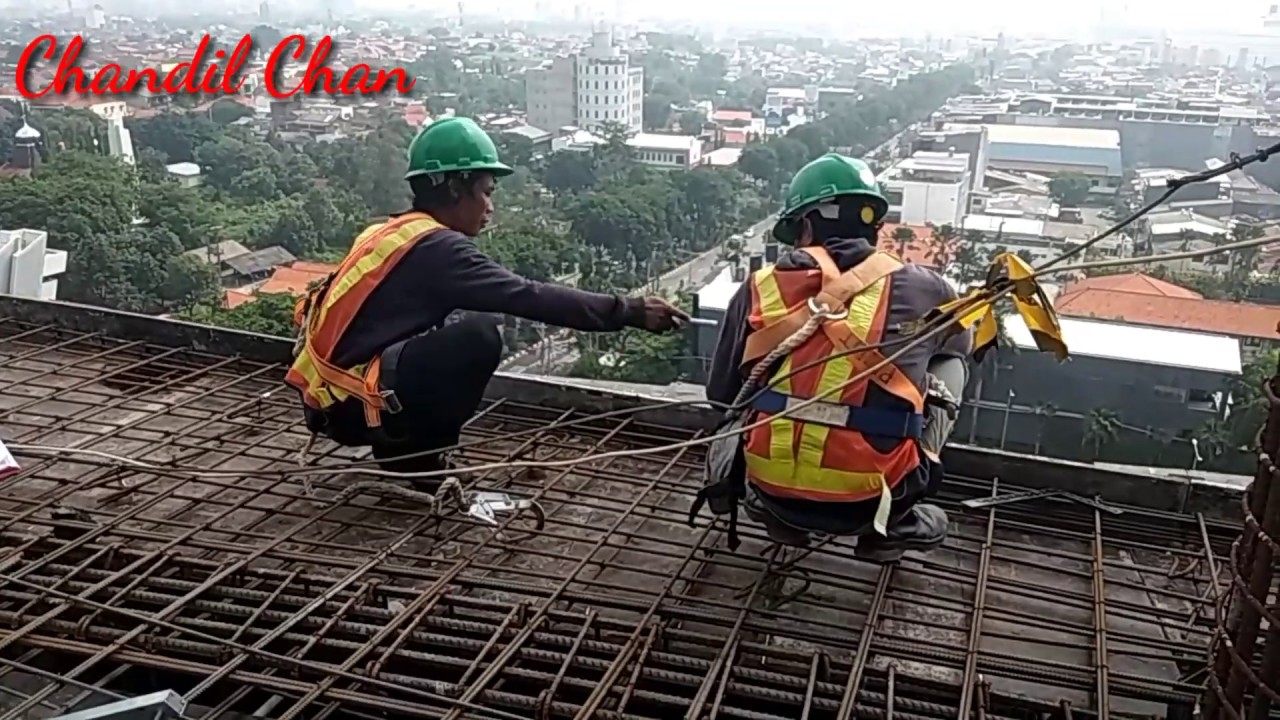 Pekerja proyek, proses pemasangan cast in channel(halpen) - YouTube