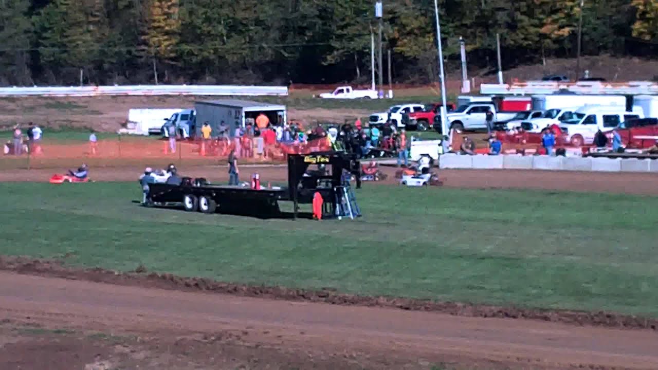 Flat track karts at Pennsboro Speedway - YouTube