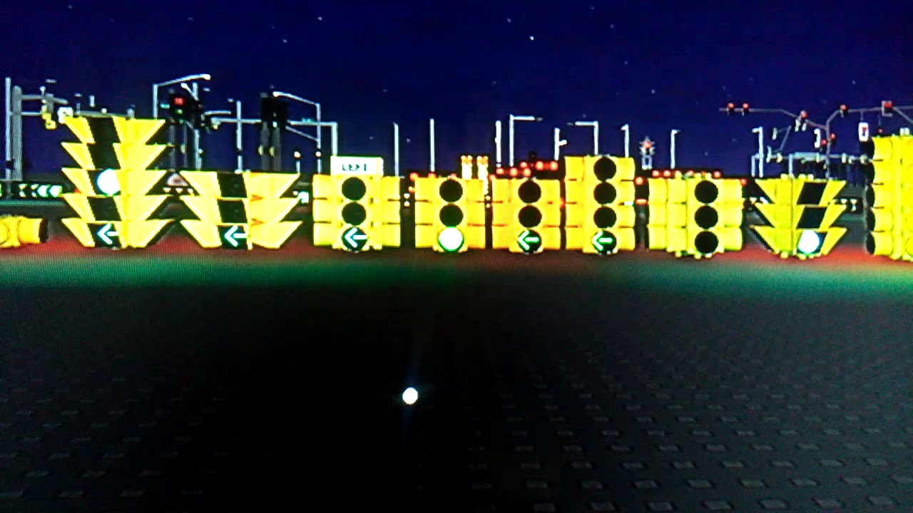 3M and TCT 4 way cluster traffic lights in Roblox - YouTube