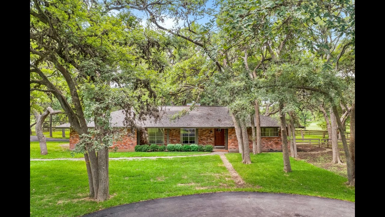 Texas Ranch Style Home Among Beautiful Mature Trees - YouTube